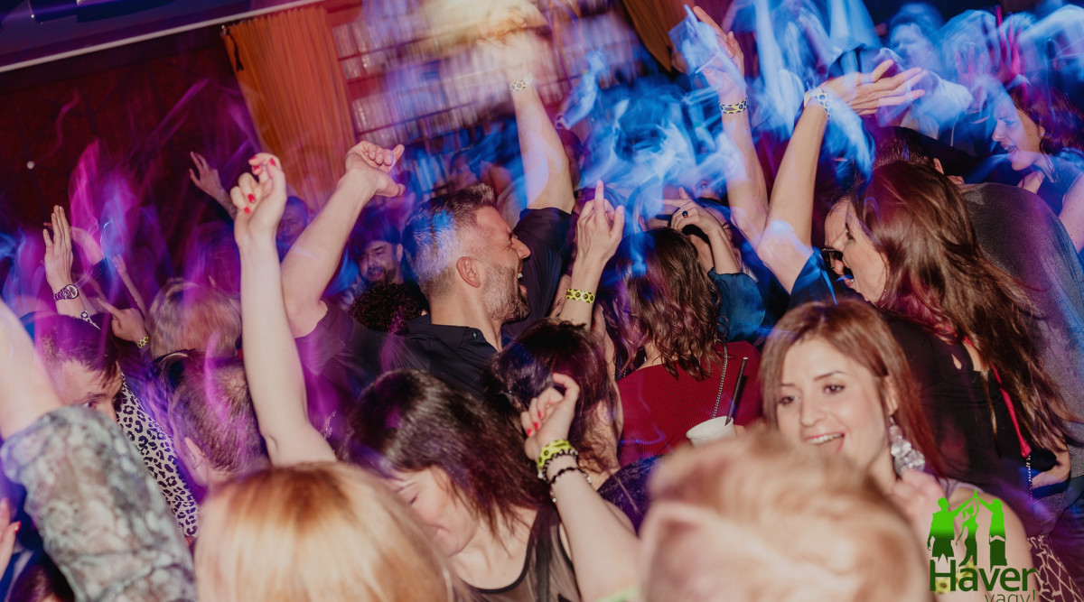 Cooltix - Havervagy Házibuli a Bálnában